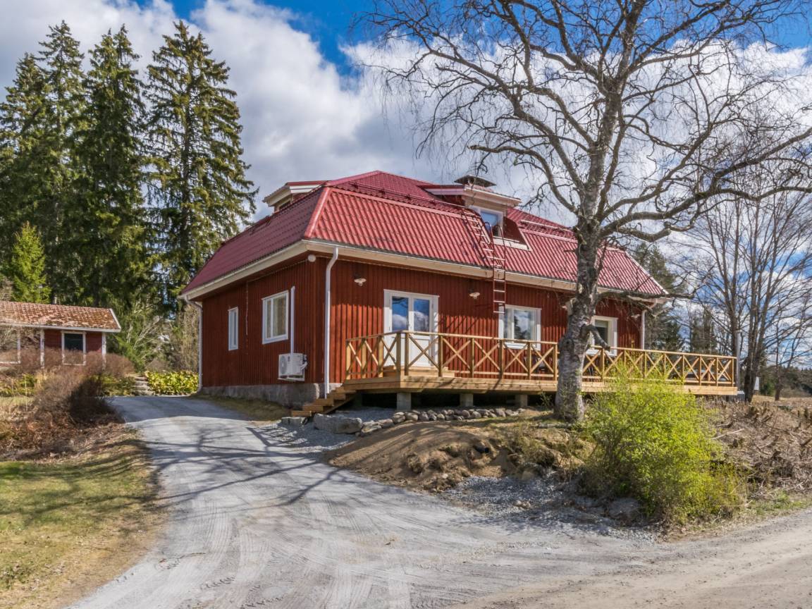 150 M² Talo ∙ 3 Makuuhuonetta ∙ 9 Vierasta - Sysmä