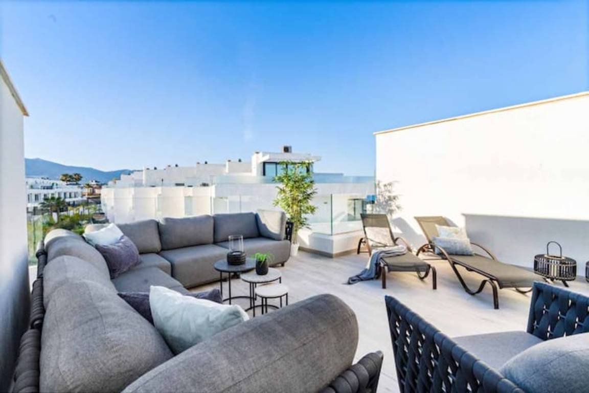 160 M² House ∙ 4 Bedrooms ∙ 8 Guests - Fuengirola