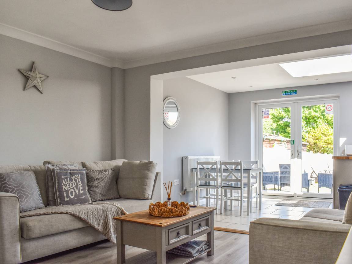 Apartment ∙ 3 Bedrooms ∙ 6 Guests - Heacham