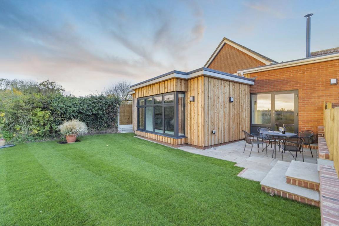 Apartment ∙ 2 Bedrooms ∙ 4 Guests - Suffolk