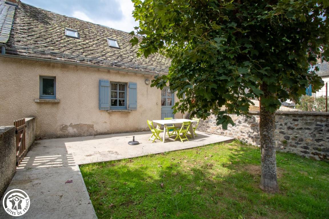 77 M² Gîte ∙ 2 Chambres ∙ 4 Personnes - Auvergne