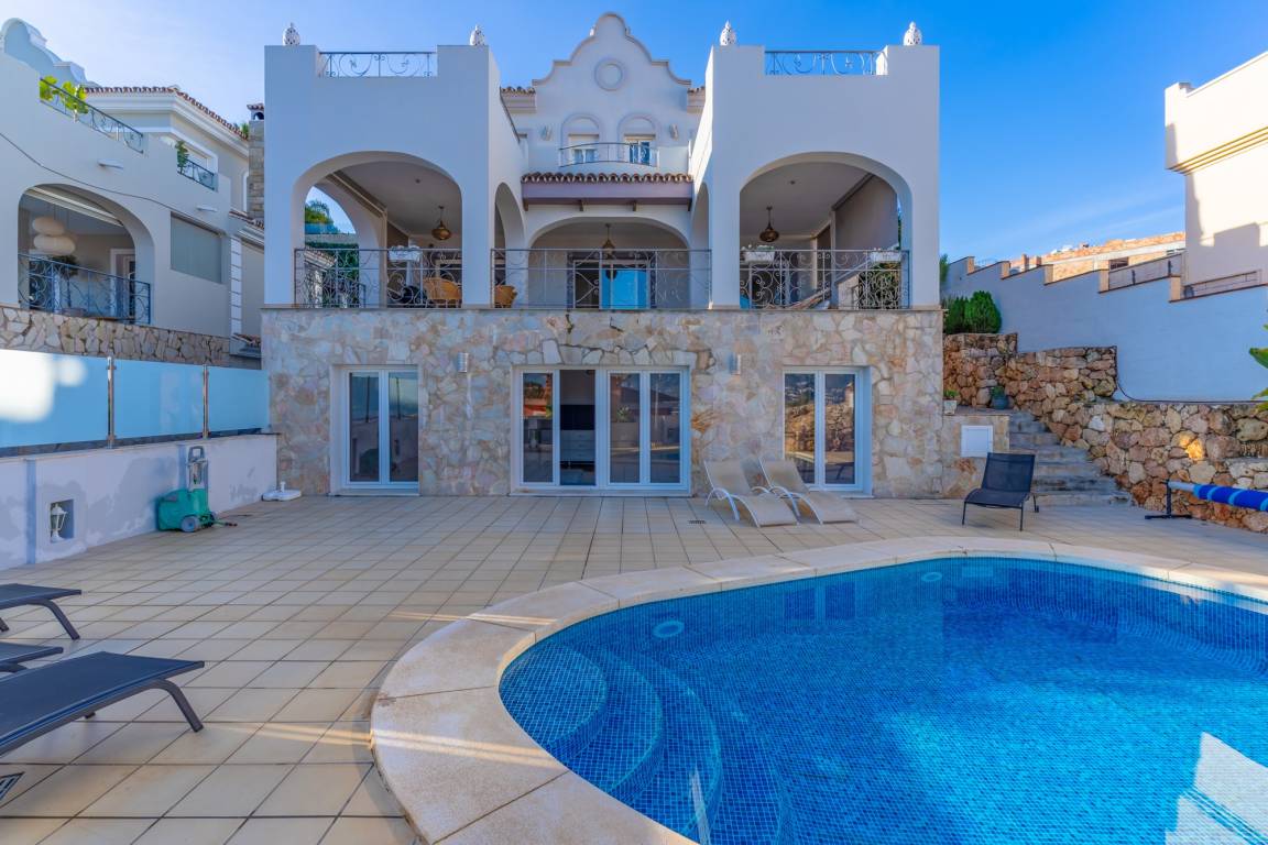 230 M² Villa ∙ 5 Chambres ∙ 12 Personnes - Calahonda