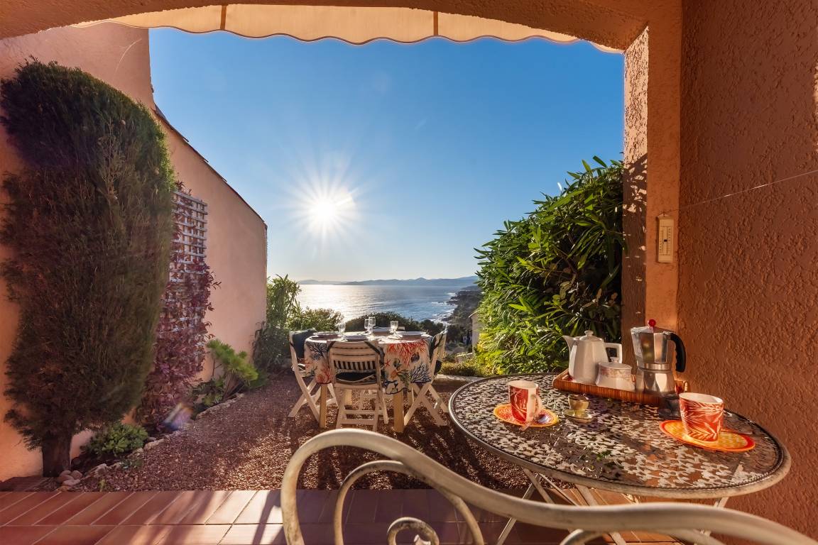 39 M² House ∙ 2 Bedrooms ∙ 5 Guests - Agay