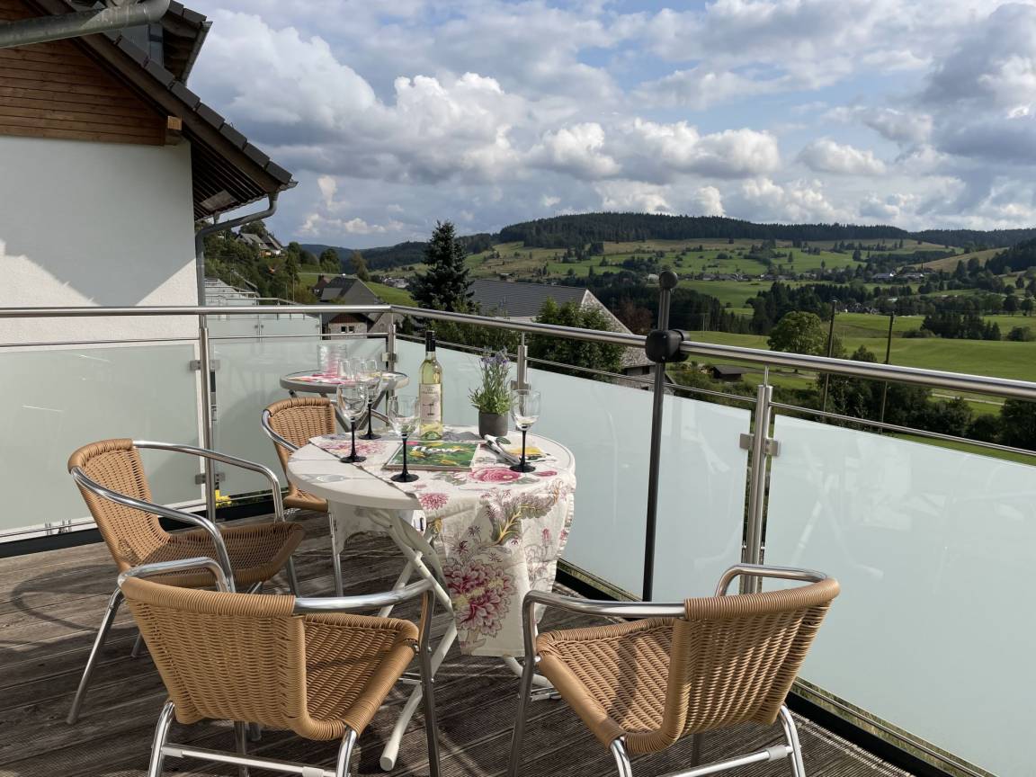 74 M² Appartement ∙ 2 Chambres ∙ 6 Personnes - Titisee-Neustadt