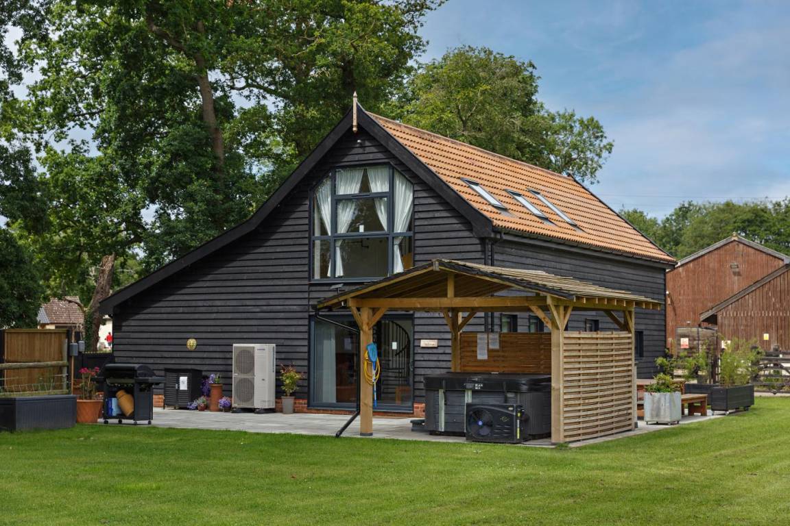 Cottage ∙ 4 Bedrooms ∙ 8 Guests - Suffolk