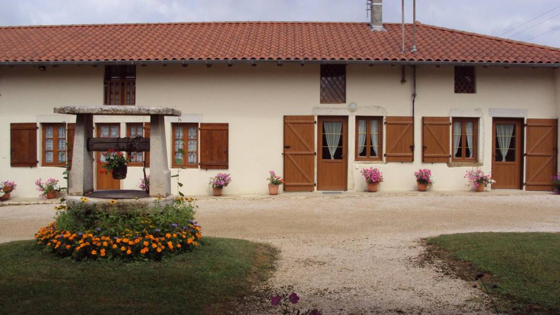 84 M² Gîte ∙ 3 Chambres ∙ 6 Personnes - Bourg-en-Bresse