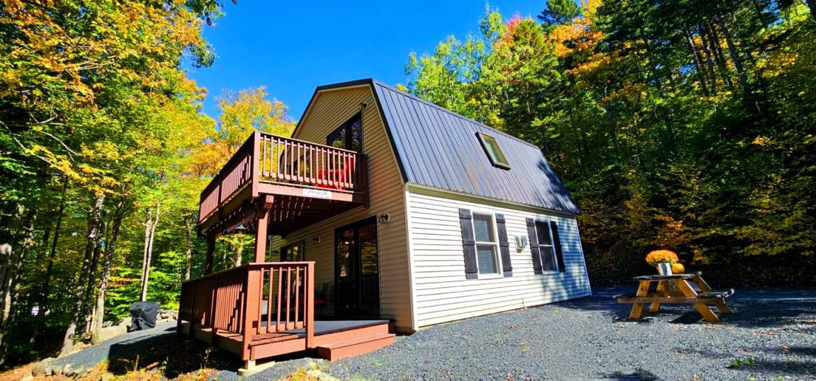 House ∙ 2 Bedrooms ∙ 4 Guests - Greenville, ME