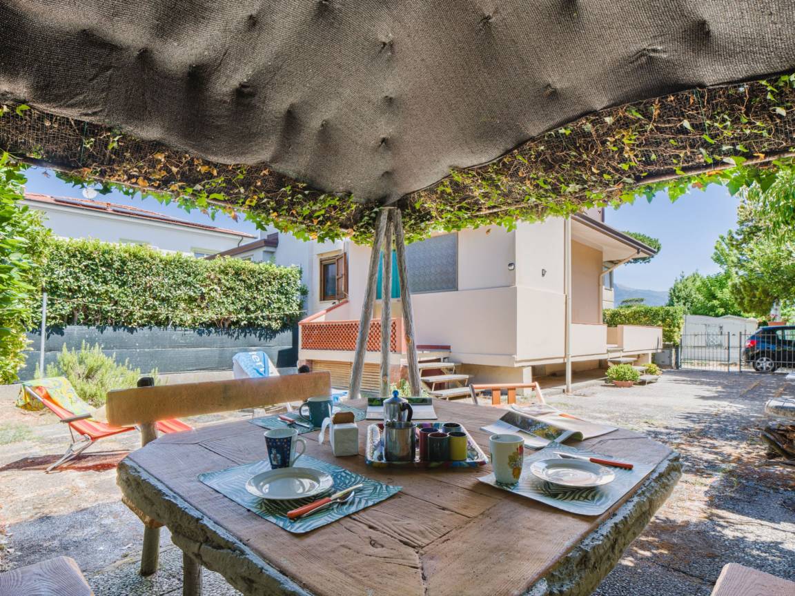 110 M² Talo ∙ 1 Makuuhuone ∙ 7 Vierasta - Viareggio