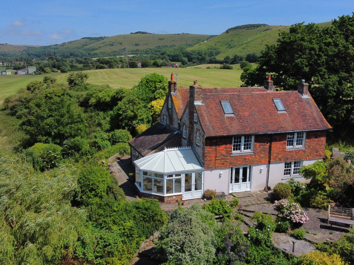 Cottage ∙ 5 Bedrooms ∙ 8 Guests - Steyning