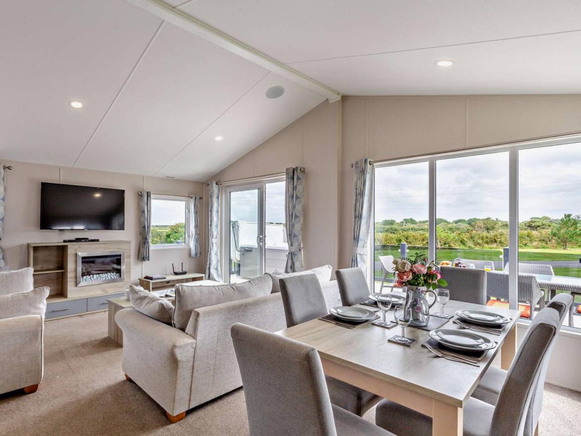 Lodge ∙ 3 Bedrooms ∙ 6 Guests - Perranporth