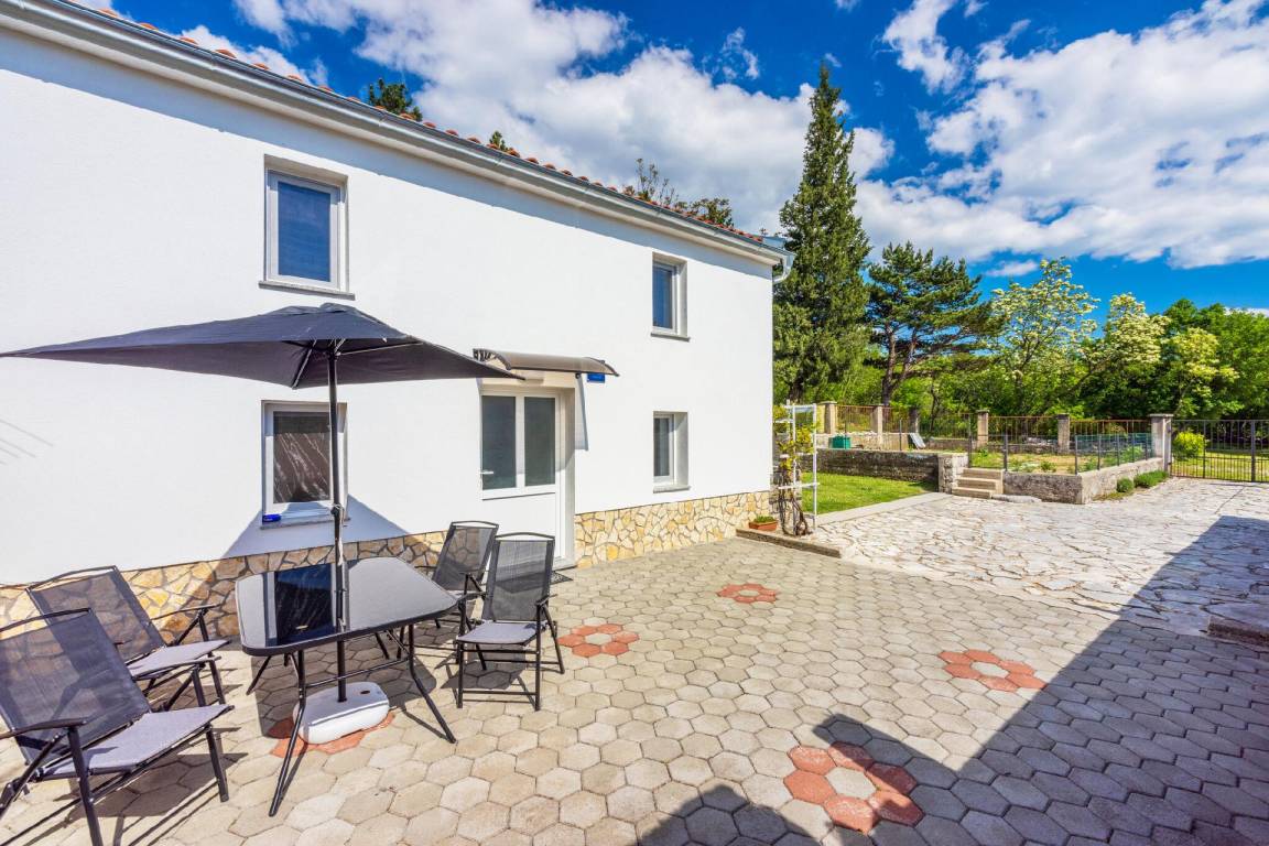 70 M² Ferienhaus ∙ 2 Schlafzimmer ∙ 4 Gäste - Jadranovo