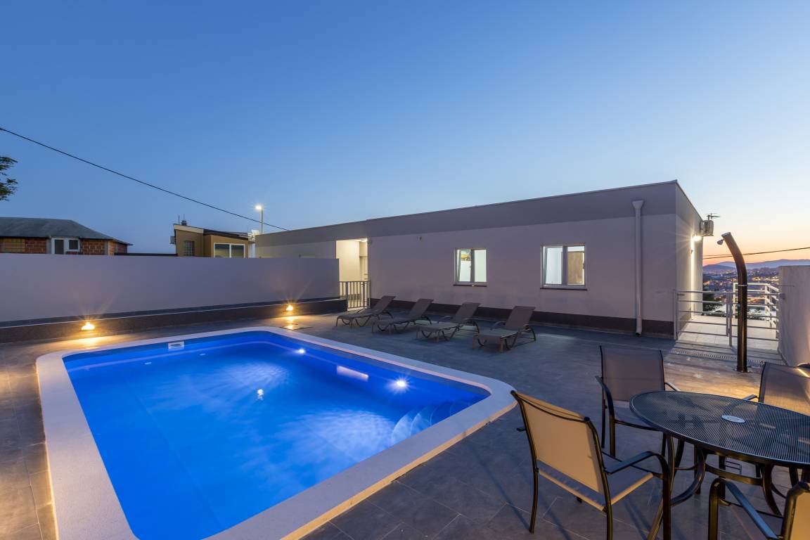 110 M² House ∙ 3 Bedrooms ∙ 7 Guests - Podstrana