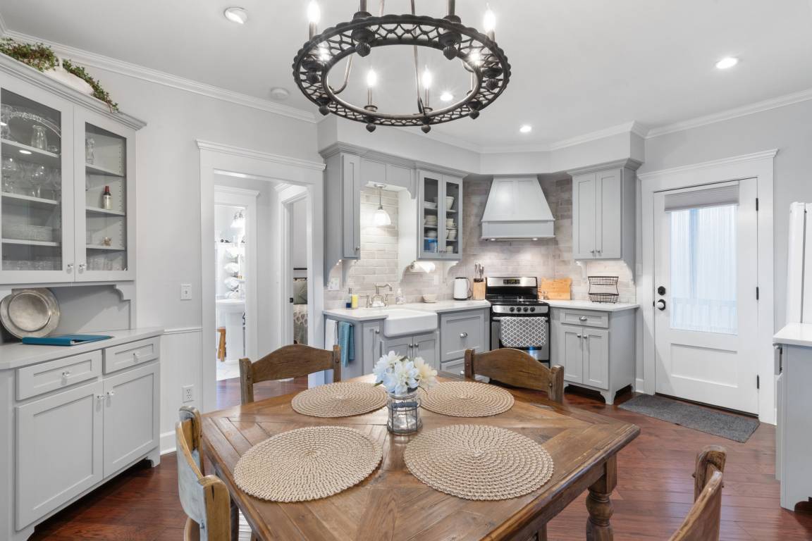 92 M² Apartment ∙ 1 Bedroom ∙ 4 Guests - Jacksonville, OR