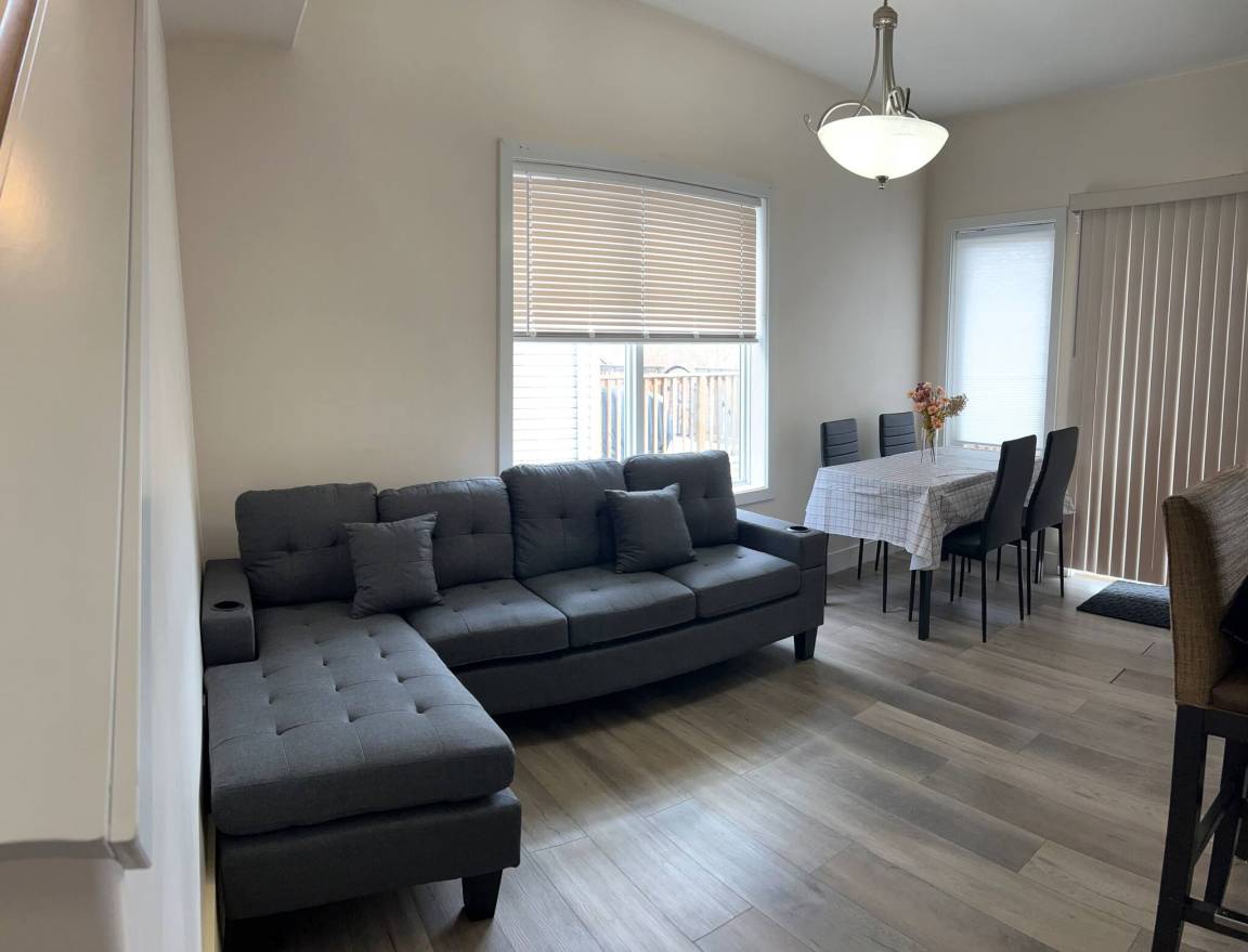 132 M² Apartment ∙ 4 Bedrooms ∙ 6 Guests - Alberta