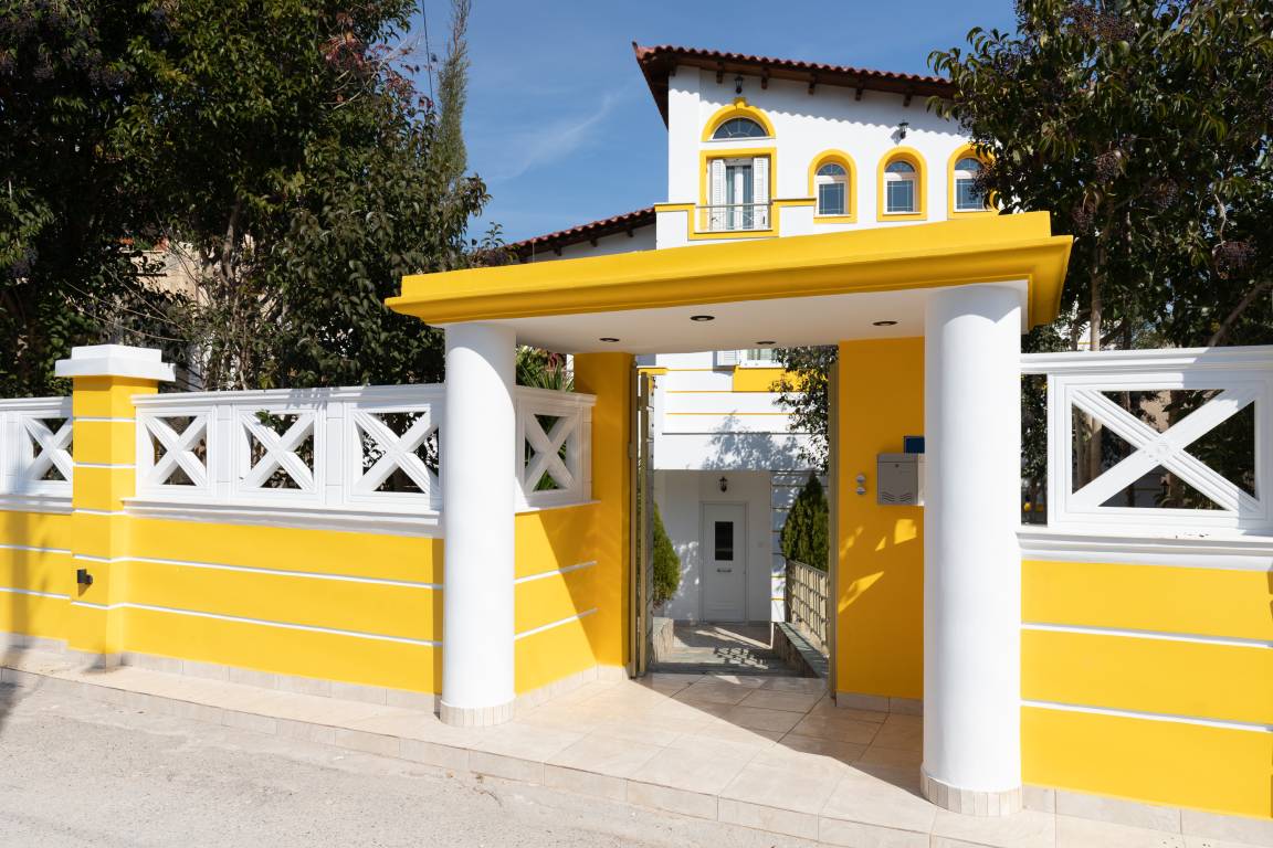 200 M² Villa ∙ 3 Bedrooms ∙ 9 Guests - Саламин