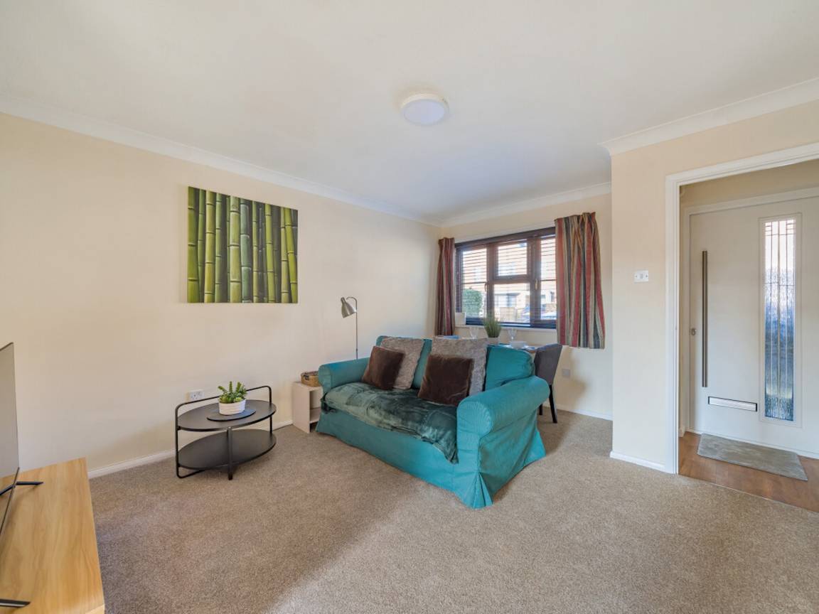 74 M² House ∙ 1 Bedroom ∙ 2 Guests - Epsom