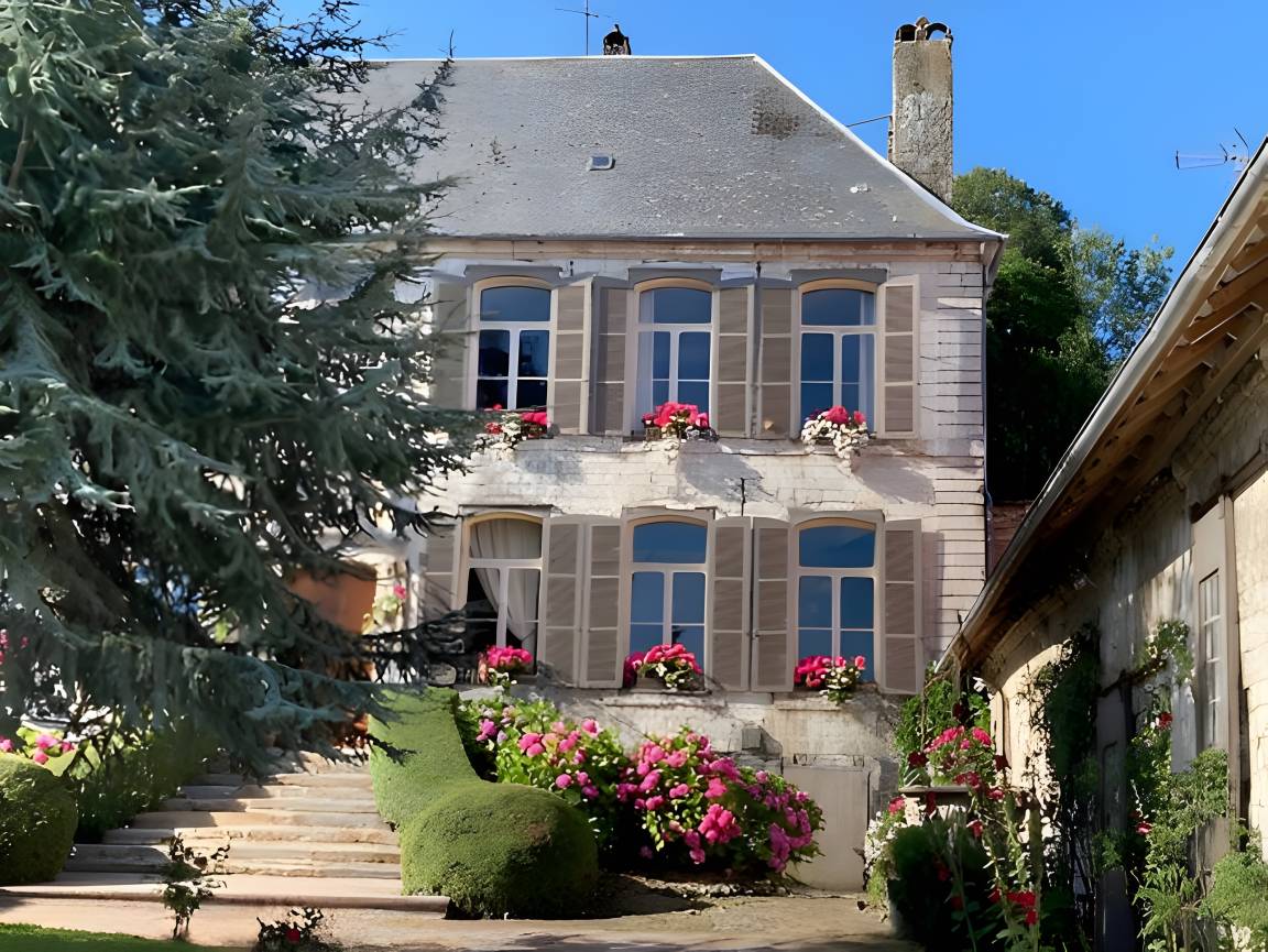 300 M² Villa ∙ 4 Chambres ∙ 8 Personnes - Hesdin