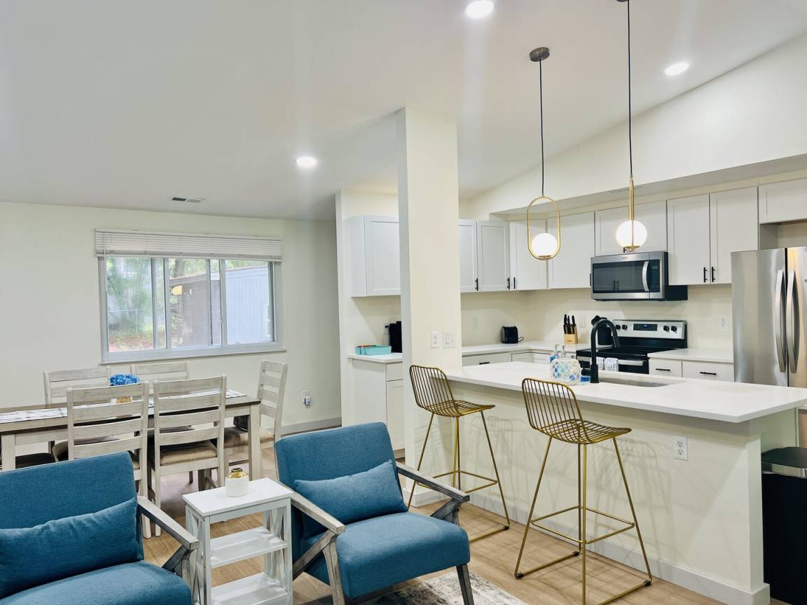 110 M² House ∙ 3 Bedrooms ∙ 6 Guests - Raleigh, NC