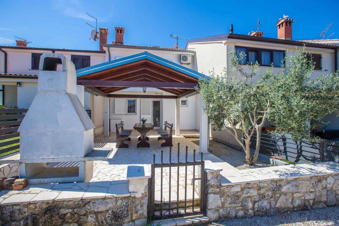 200 M² Maison De Vacances ∙ 3 Chambres ∙ 6 Personnes - Vrsar