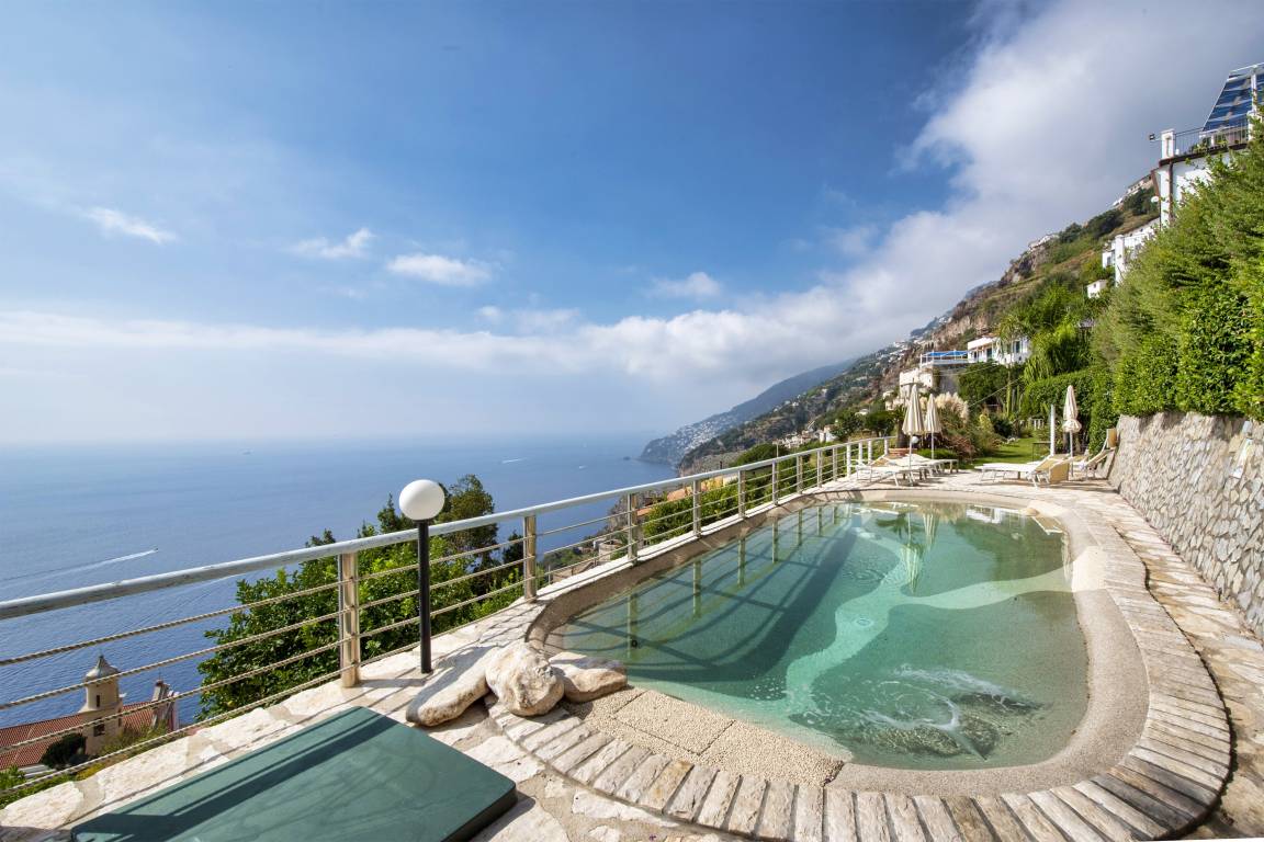 450 M² Villa ∙ 10 Bedrooms ∙ 22 Guests - Furore