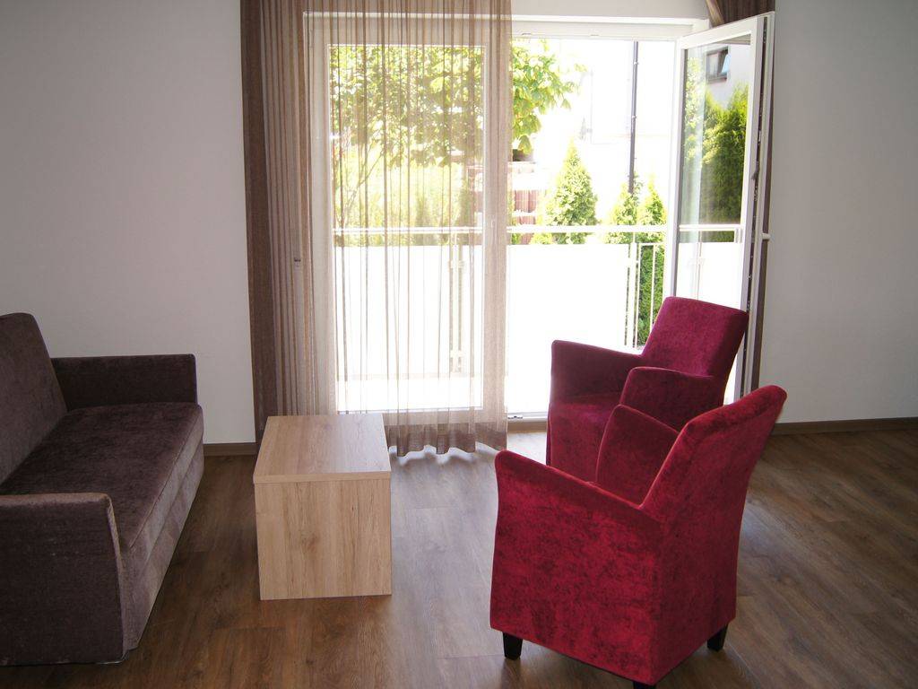 60 M² Ferienwohnung ∙ 2 Schlafzimmer ∙ 6 Gäste - Löwenstein