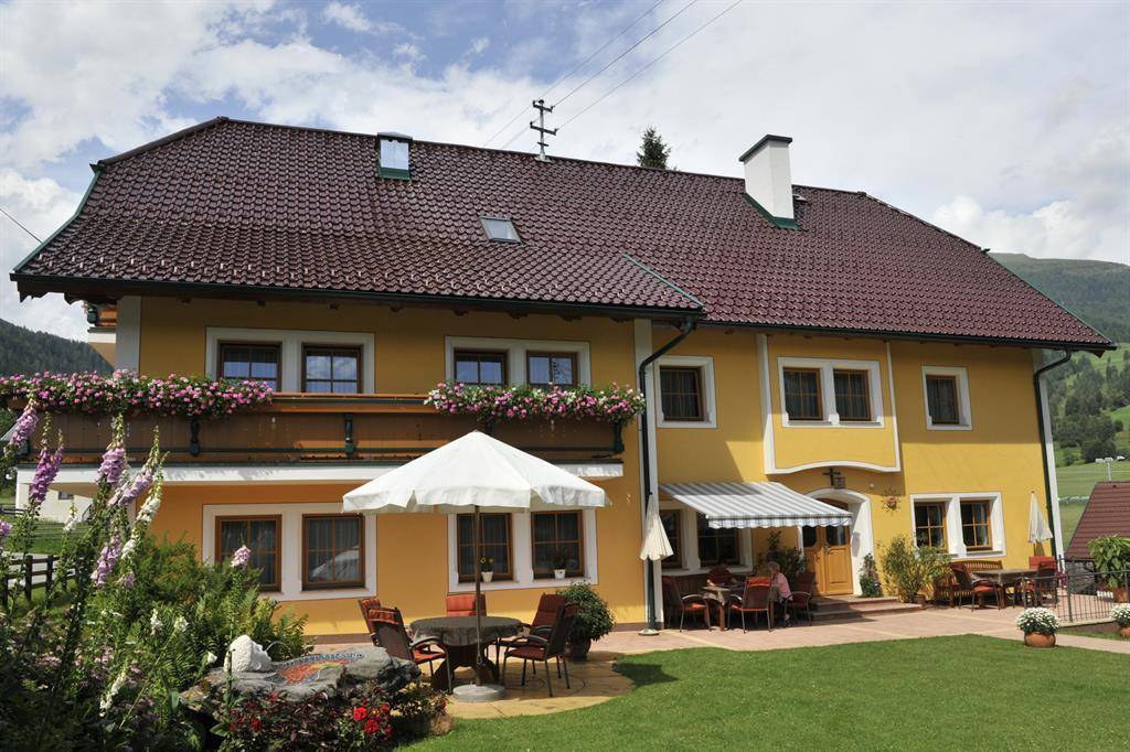 Double Room With Shower, Wc No. 8 - Macheiner, Guest House - Apartment - Tamsweg