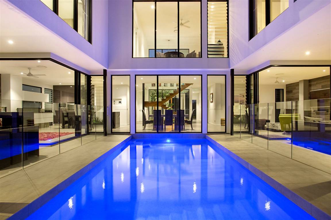 355 M² House ∙ 5 Bedrooms ∙ 14 Guests - Surfers Paradise