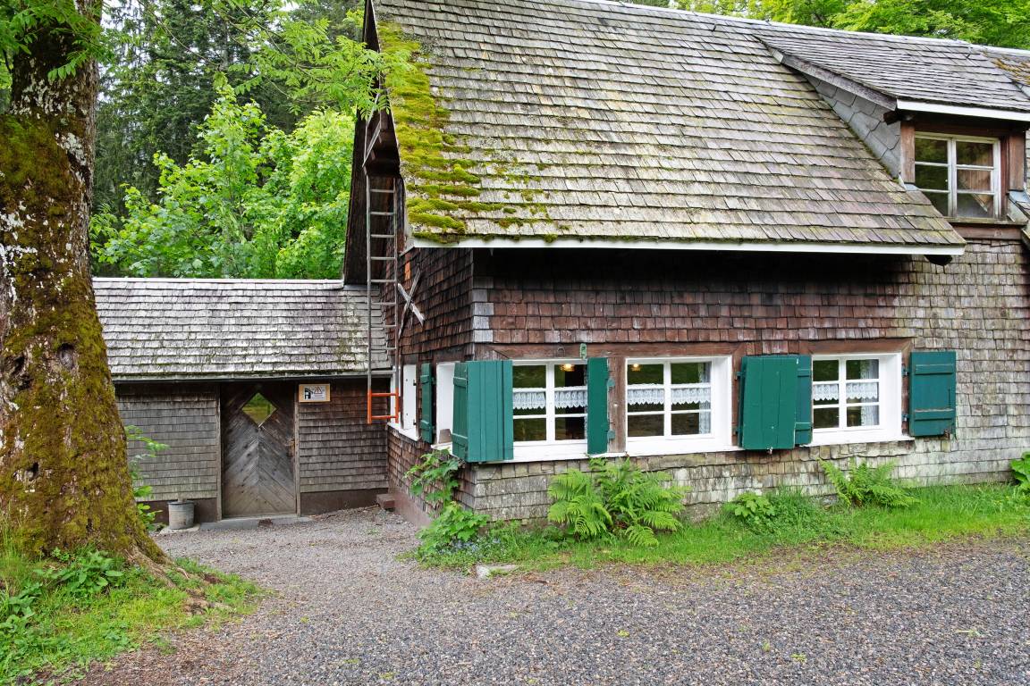100 M² Ferienhaus ∙ 4 Schlafzimmer ∙ 18 Gäste - Oberried