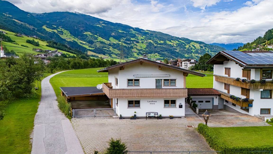150 M² House ∙ 2 Bedrooms ∙ 6 Guests - Mayrhofen