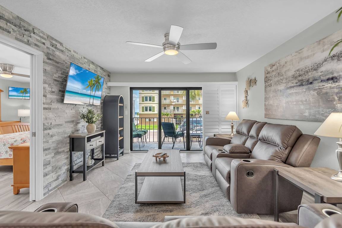 109 M² Condo ∙ 2 Bedrooms ∙ 6 Guests - Madeira Beach, FL