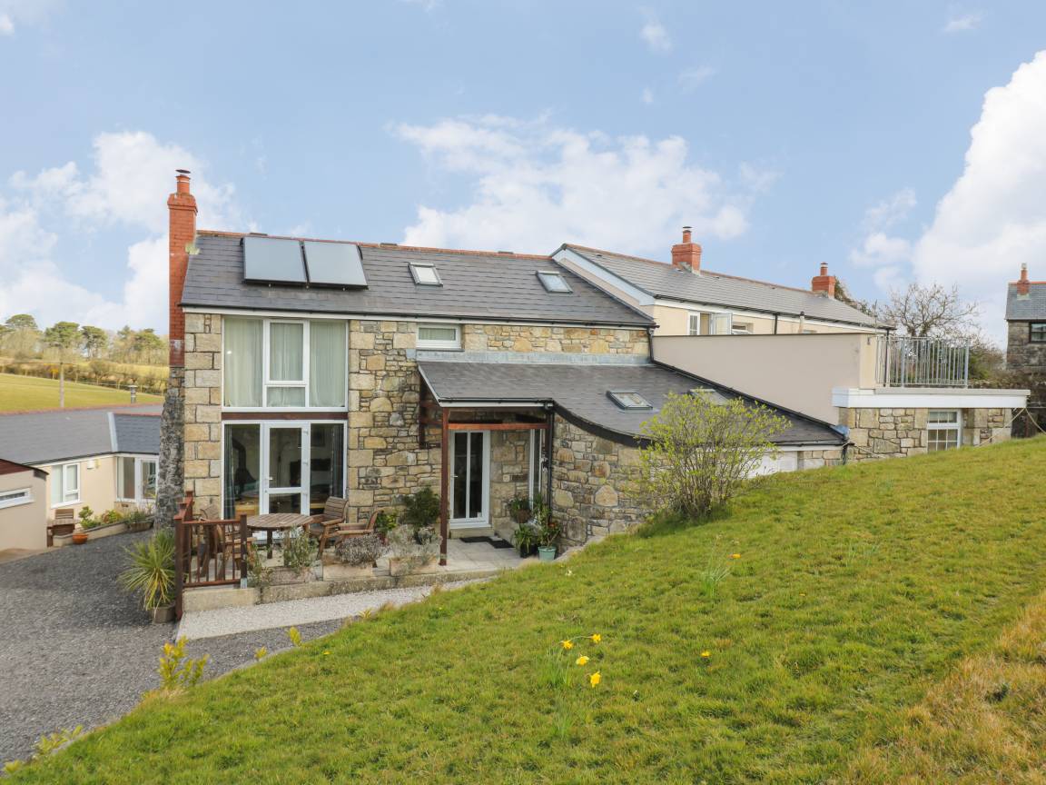Cottage ∙ 2 Bedrooms ∙ 4 Guests - Camborne