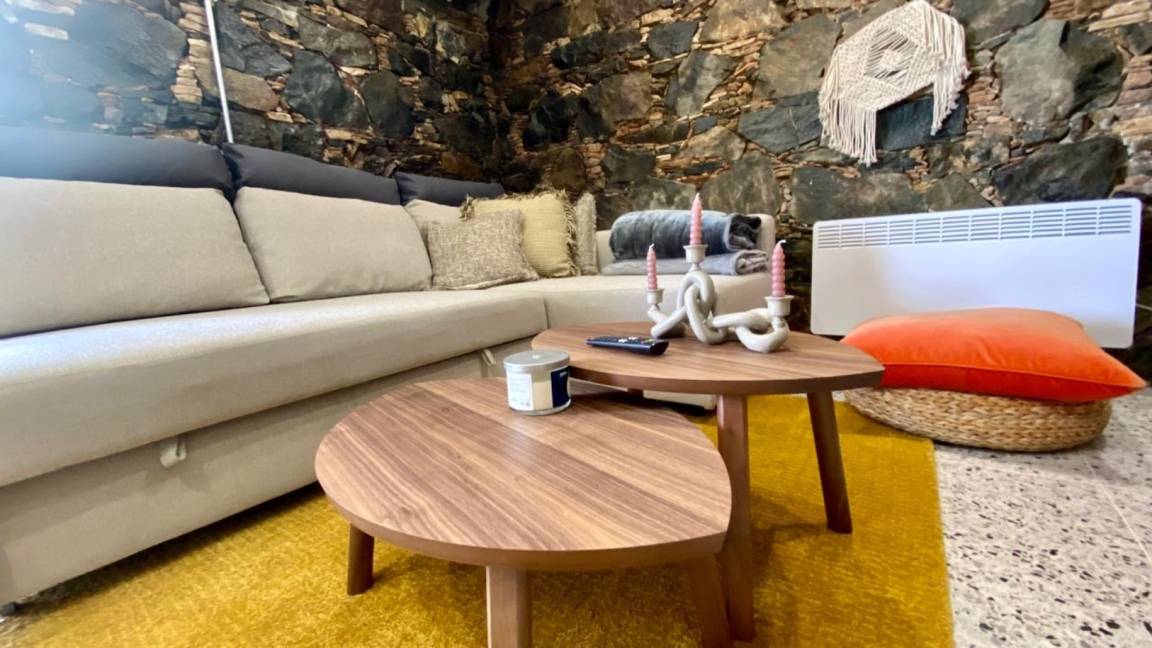 65 M² House ∙ 2 Bedrooms ∙ 5 Guests - Агрос