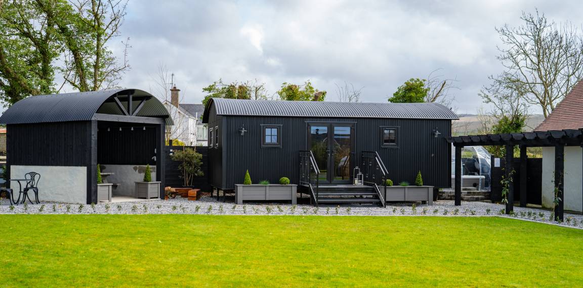 100 M² Lodge ∙ 2 Bedrooms ∙ 5 Guests - Limavady