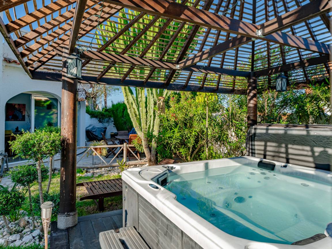 200 M² Ferienhaus ∙ 4 Schlafzimmer ∙ 8 Gäste - Costa Blanca