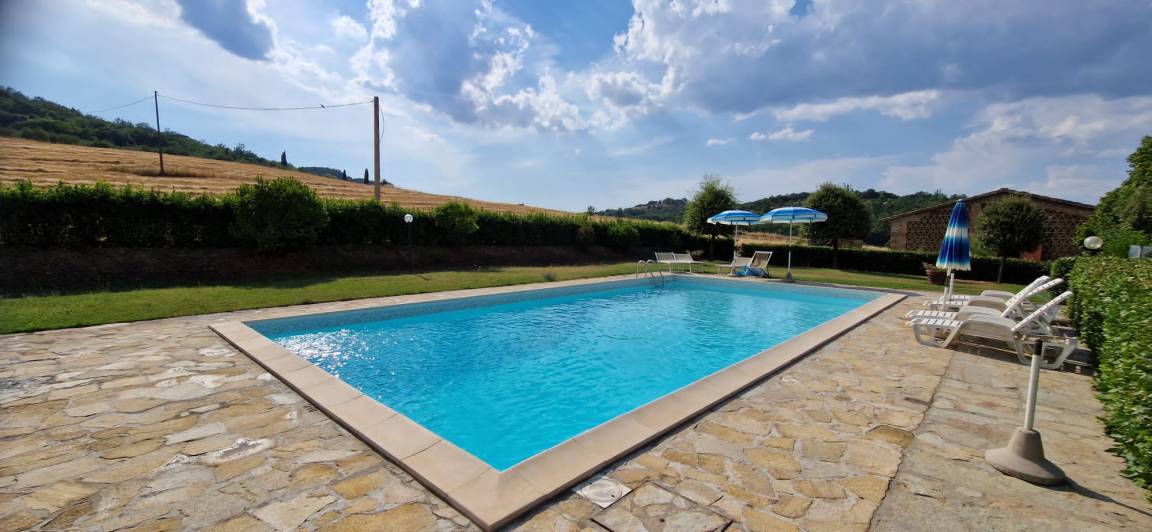 90 M² Farmhouse ∙ 2 Bedrooms ∙ 5 Guests - Tuscany