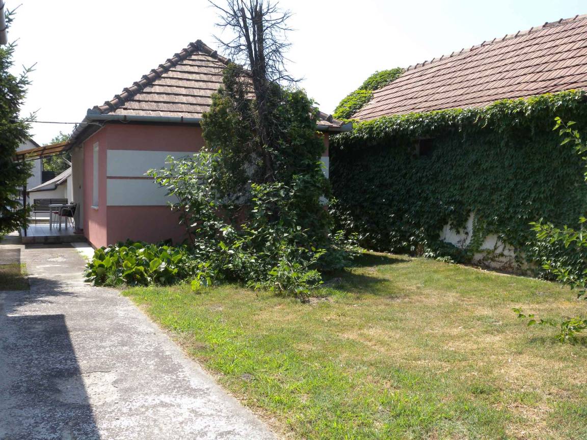 48 M² House ∙ 2 Bedrooms ∙ 4 Guests - Szigliget