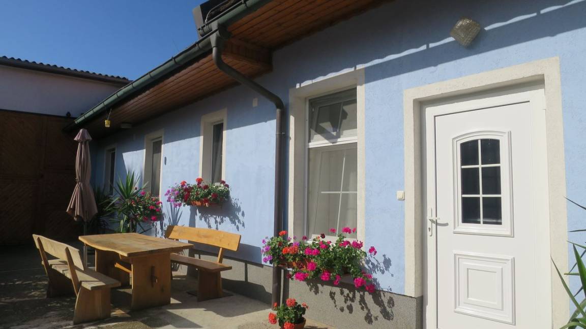 80 M² Ferienwohnung ∙ 2 Schlafzimmer ∙ 5 Gäste - Illmitz