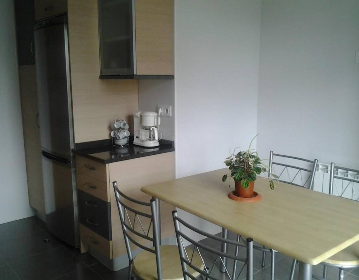 100 M² Apartamento ∙ 3 Habitaciones ∙ 6 Huéspedes - Navarra