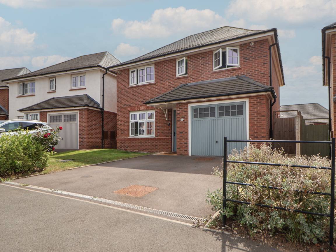 Cottage ∙ 4 Bedrooms ∙ 8 Guests - Telford