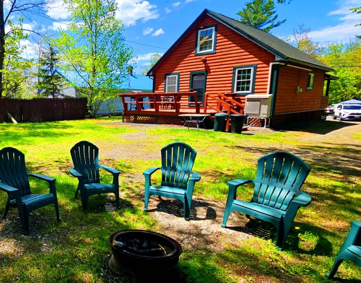 House ∙ 3 Bedrooms ∙ 6 Guests - Greenville, ME