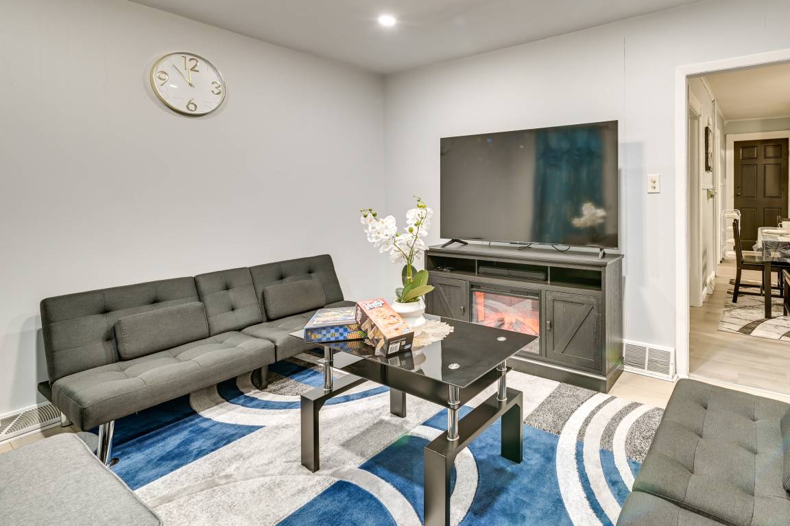 158 M² Apartment ∙ 2 Bedrooms ∙ 7 Guests - Schenectady, NY