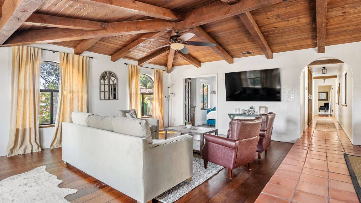 House ∙ 4 Bedrooms ∙ 10 Guests - Atascadero, CA