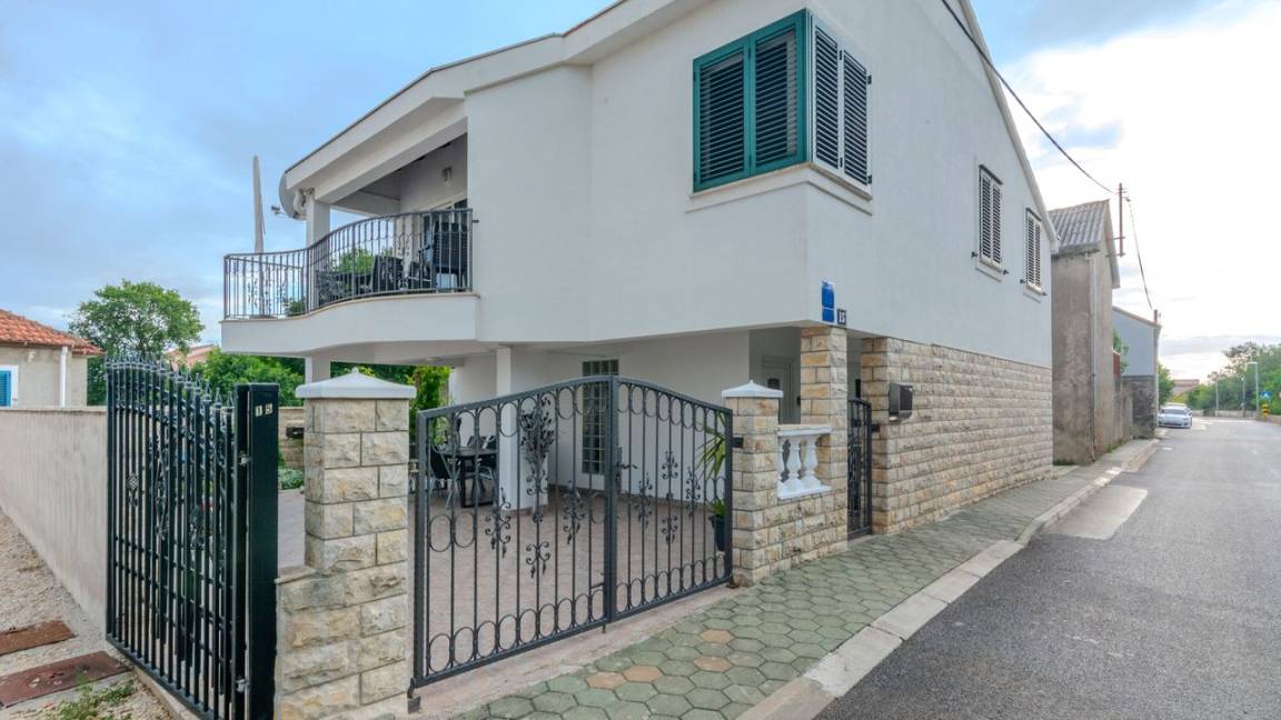 120 M² House ∙ 3 Bedrooms ∙ 8 Guests - Nin