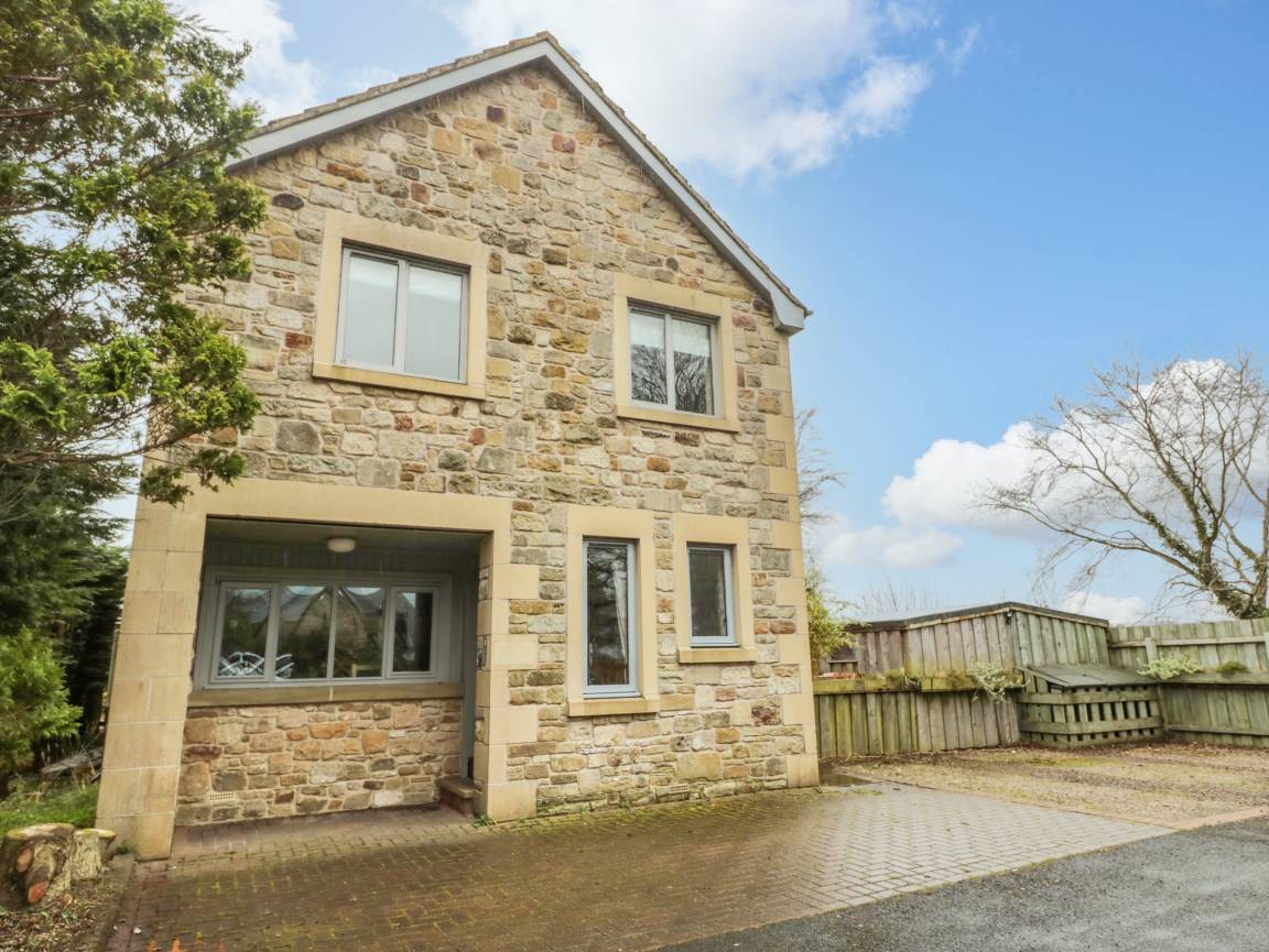 Cottage ∙ 4 Bedrooms ∙ 8 Guests - Northumberland