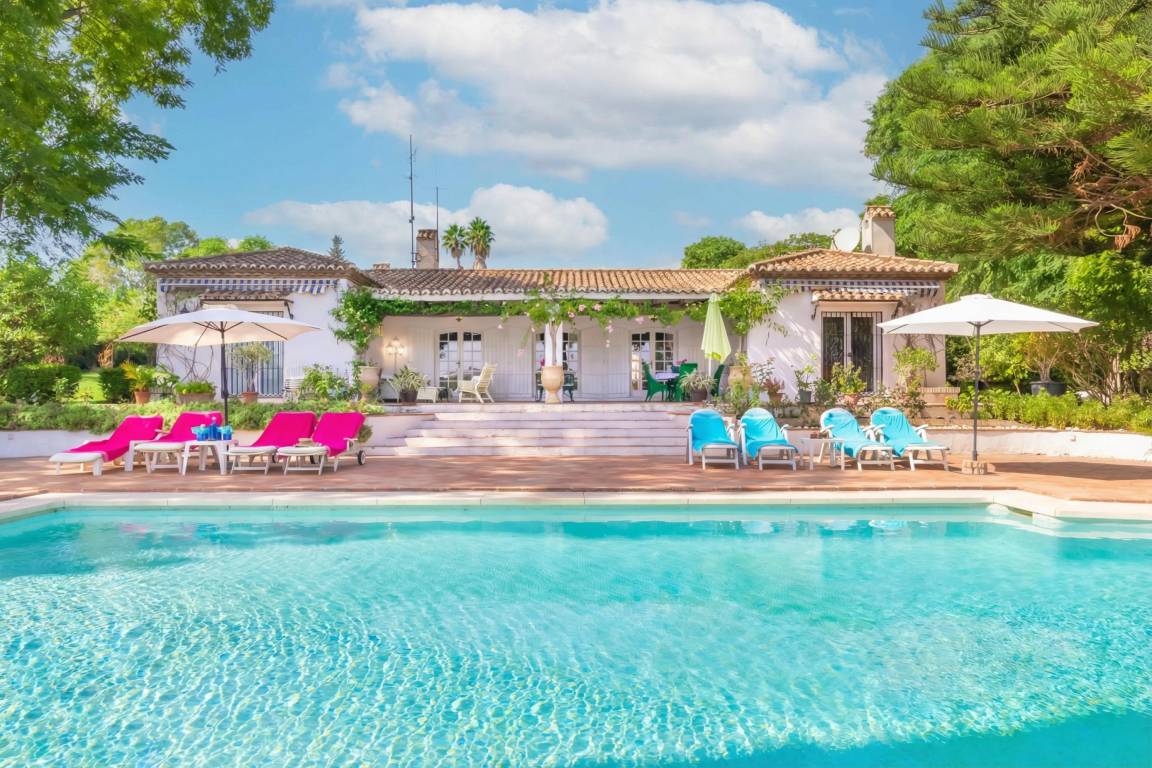 600 M² Villa ∙ 6 Chambres ∙ 12 Personnes - Estepona