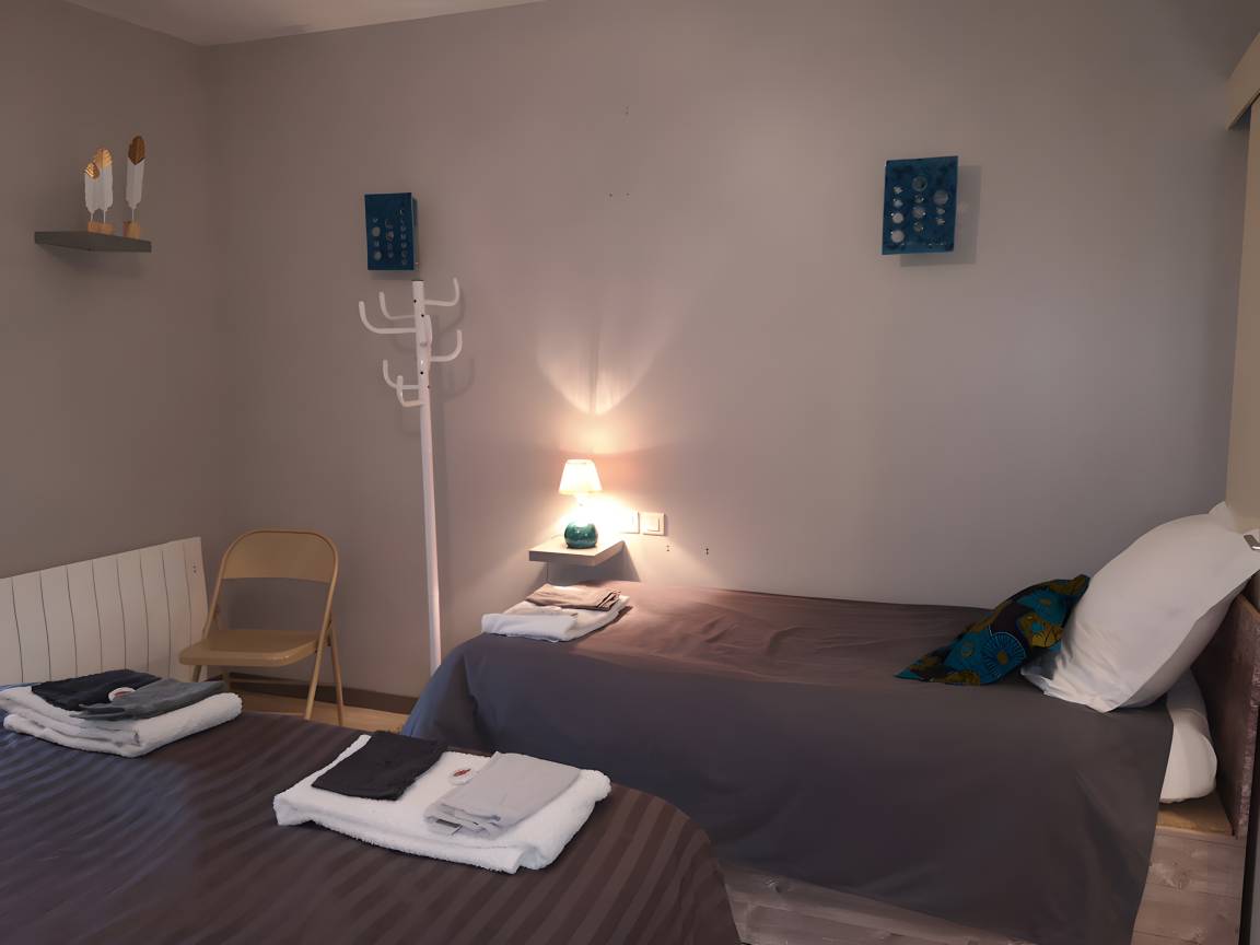 140 M² Maison De Vacances ∙ 5 Chambres ∙ 14 Personnes - Blacé