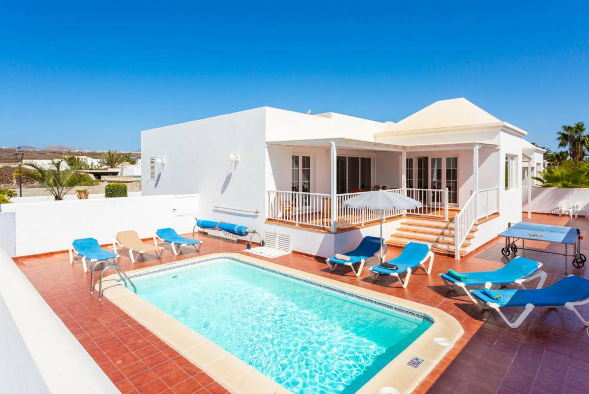 250 M² Villa ∙ 5 Bedrooms ∙ 10 Guests - Puerto del Carmen