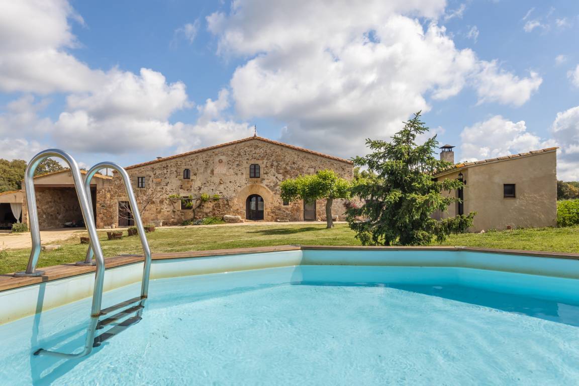 200 M² Huis ∙ 6 Slaapkamers ∙ 11 Gasten - Gerona