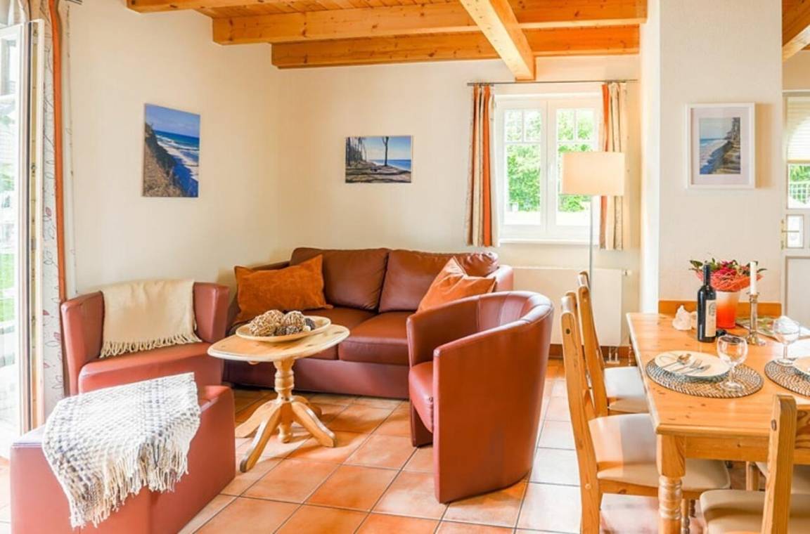 64 M² Ferienhaus ∙ 2 Schlafzimmer ∙ 6 Gäste - Nienhagen