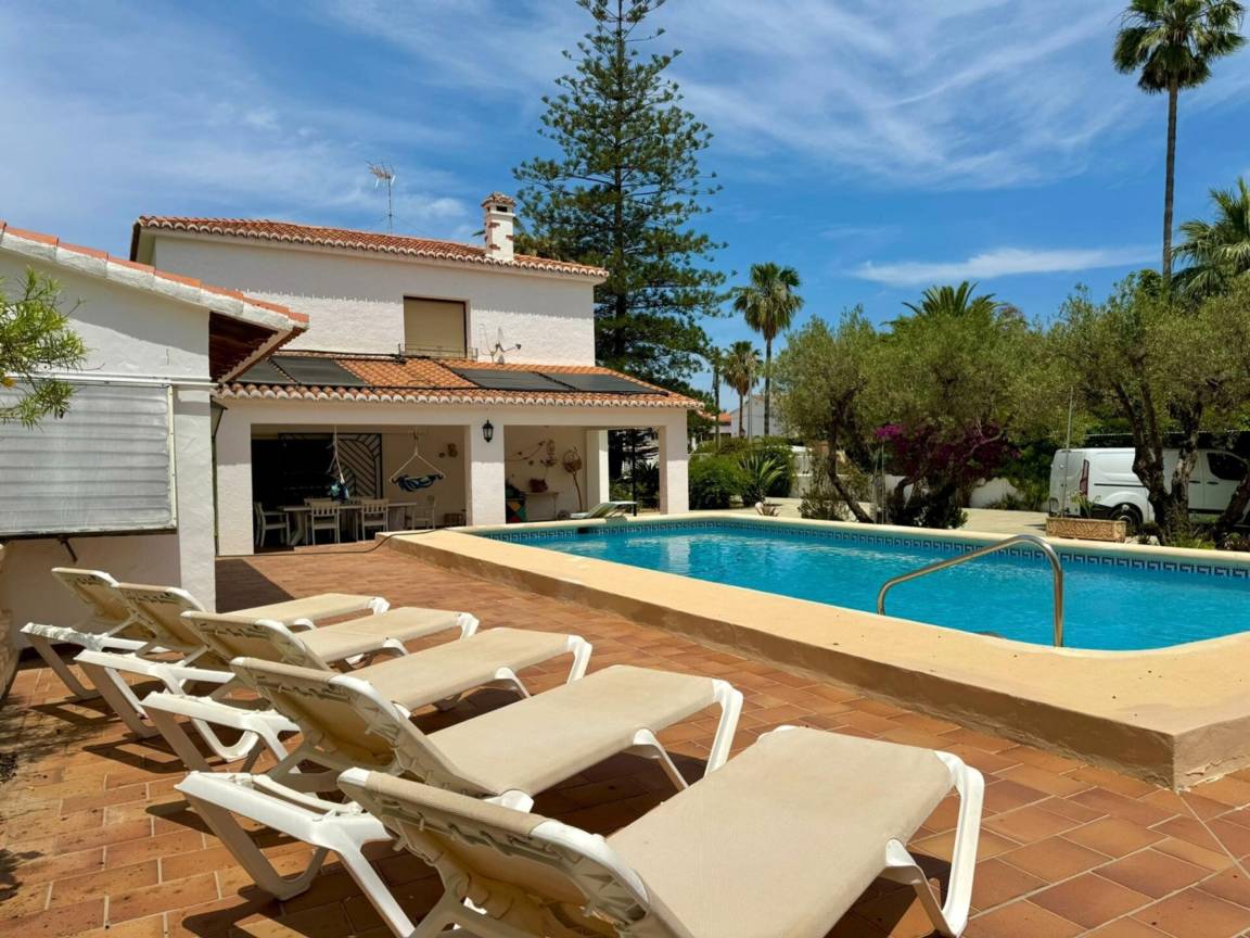 100 M² Villa ∙ 3 Chambres ∙ 8 Personnes - Dénia
